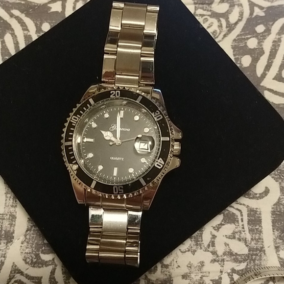 Geneva | Accessories | Vintage Mens Geneva Silver Watch 0 | Poshmark